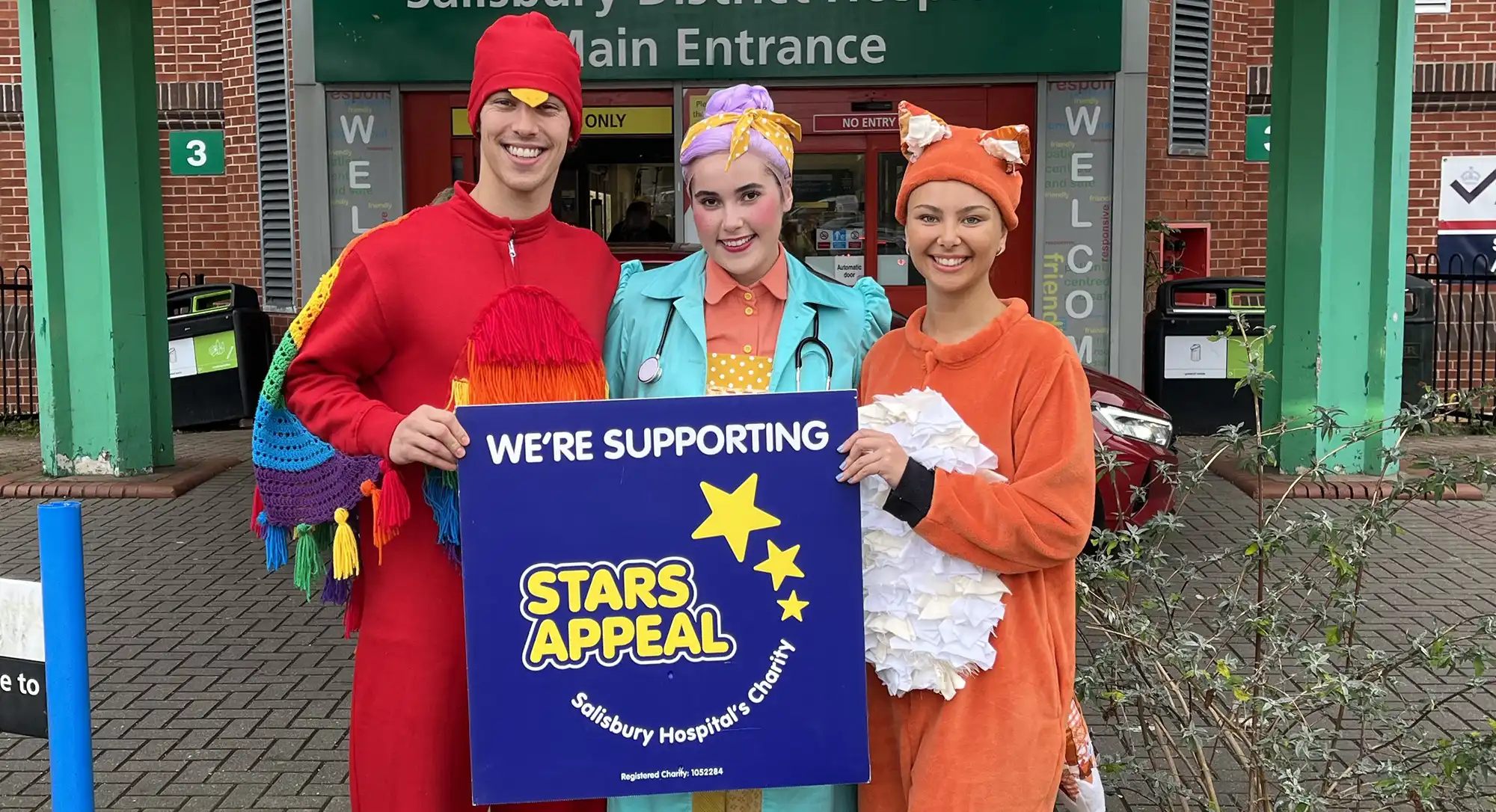 Salisbury panto stars bring festive joy during hospital visit ...