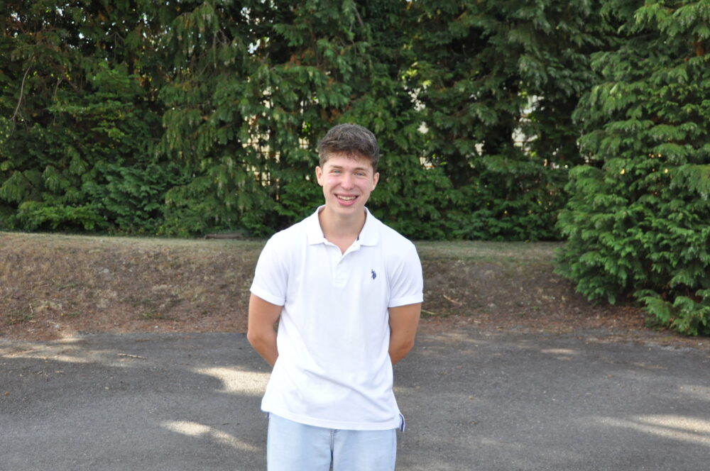 PICTURES: South Wilts Grammar School celebrates "exceptional" A-level ...